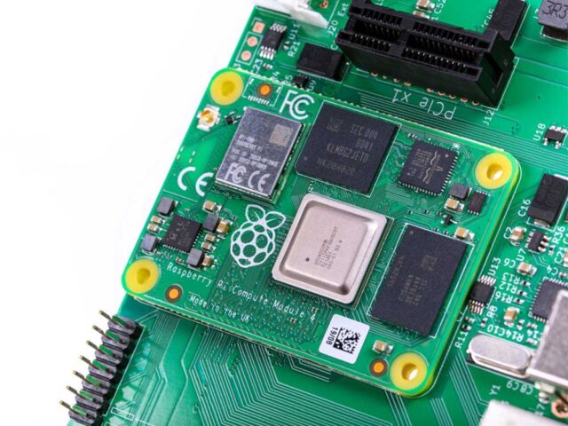 Raspberry Pi Compute Module 4/4GB RAM Lite With Wireless (CM4104000) - Robots Cyprus